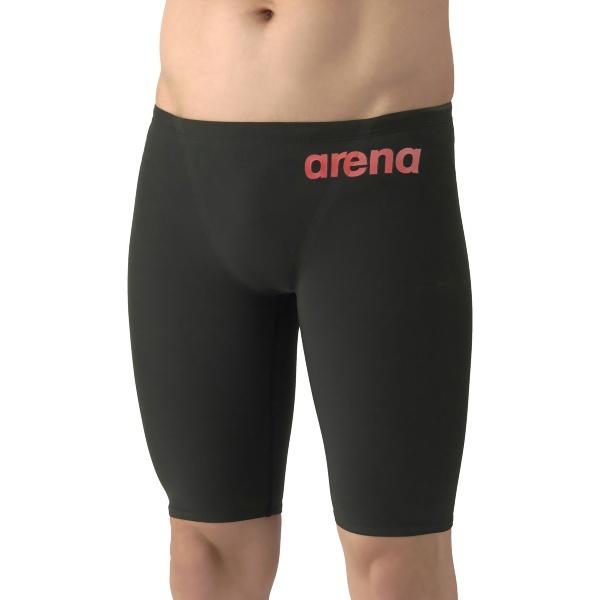 セカンドモデル「AQUAFORCE FUSION-ONE」シリーズの競泳水着。公式大会に出場するために必要なWORLD AQUATICS(世界水泳連盟)承認モデルで、初めて布帛水着に挑戦するスイマーにおすすめ。身頃に切り替えのない1パーツ仕...