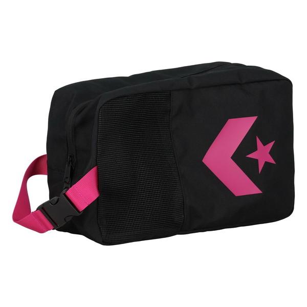 コンバースのハーフメッシュシューズケース。メッシュを採用することで、通気性にも優れ、中身も見えるデザイン。バックルを外してバックパックにも取り付け可能。ファスナーポケット装着で小物も収納可能。素材：ポリエステル原産国：中国【02904040...