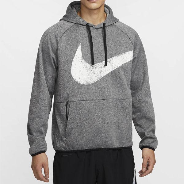 寒さに負けないフィットネスパーカー。 Nike Therma-FITテクノロジーが体温調節をサポートし、寒い日も暖かい着心地をキープ。 ゆったりとしたフィット感で重ね着が簡単。ジッパー付きの隠しポケットに必需品を安全に収納できます。表示カラ...