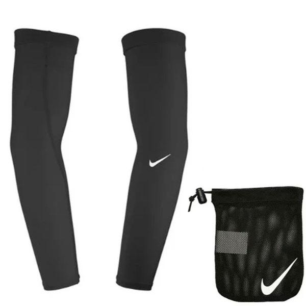 UVカットアームバンド。DRI-FIT素材がさらりと快適な状態をキープ。滑り止めバンド付きでスリーブ位置を固定。サイズS/M(全長：約40cm／履き口：約11.5cm／手首側：約7cm)M/L(全長：約43cm／履き口：約13cm／手首側：...