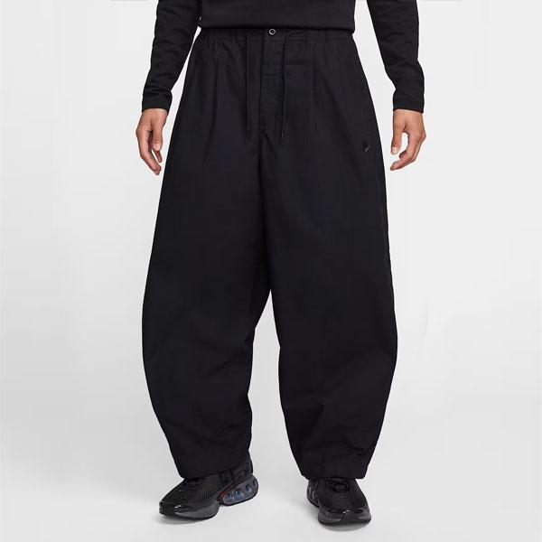 メンズ バルーン パンツ かなりゆったりしたデザインのナイキ クラブ パンツは、カジュアルで快適な着用感と万能な着こなしの完璧なバランスを実現したアイテム。滑らかなウーブン素材が、軽くて涼しい着用感を提供します。ヒップ、太もも、脚にかけてゆ...