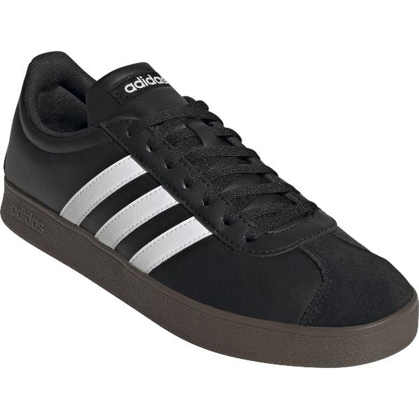 何にでも合うこのアディダス シューズなら、どんなスタイルもOK。控えめな雰囲気でも視線を集めたいときも、サイドのアイコニックなスリーストライプスが目を引くアクセントになってくれる。ソフトなアッパーにライニングを備えた快適な履き心地に、クラシ...