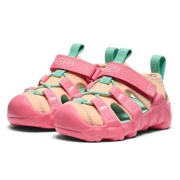The maximal hybrid sandal. 圧倒的な人気を誇るベストセラーモデル、Kids Newport H2のアップグレードバージョン。最上級の履き心地を提供する新開発のソールユニットを採用し、普段履きはもちろんの事、アウトド...