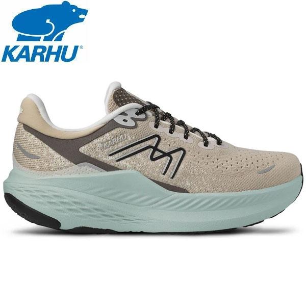 ランニングを始めたばかりの人も、経験豊富なランナーにも、KARHUメスタリランは究極の快適性とクッショニングを提供します。このアップデートモデルでは、よりソフトなIdealKnitメッシュを使用した洗練されたアッパーを採用し、中足部まで通気...