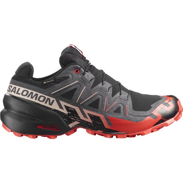 Salomon のルーツに忠実なトレイルの定番 SPEEDCROSS 6。軽量化を追求しつつさらにパワーアップしたこのバージョンは、優れたグリップが地面をしっかり捉え、泥落ちもスムーズです。防水性と通気性に優れた GORE-TEX メンブレ...
