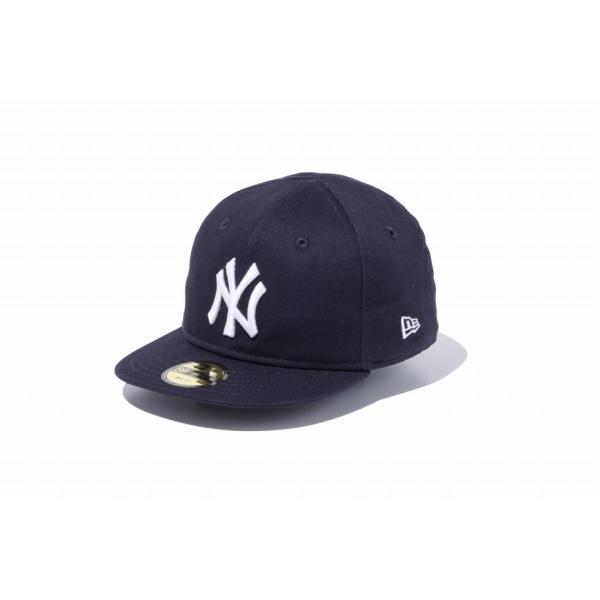 59FIFTY 1954年に誕生したベースボールキャップのスタンダード。熟練の職人により、手作業を中心とした22の工程で作り出されます。MLBの公式オンフィールドキャップにも採用されています。※ステッカーのデザイン、貼られる位置が異なる場合...