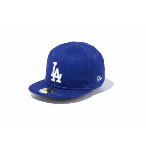 59FIFTY 1954年に誕生したベースボールキャップのスタンダード。熟練の職人により、手作業を中心とした22の工程で作り出されます。MLBの公式オンフィールドキャップにも採用されています。※ステッカーのデザイン、貼られる位置が異なる場合...