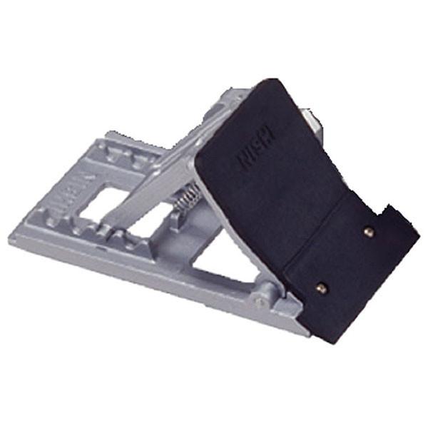 商品の特徴スターティングブロック スタンダード（F152A）専用の交換用フットプレートです。右足用です。商品スペック材　質 本体／アルミ合金、プレート上面／合成ゴムサイズ （W）130×（L)280×（H)110mm重　量 約1.2kg／個...