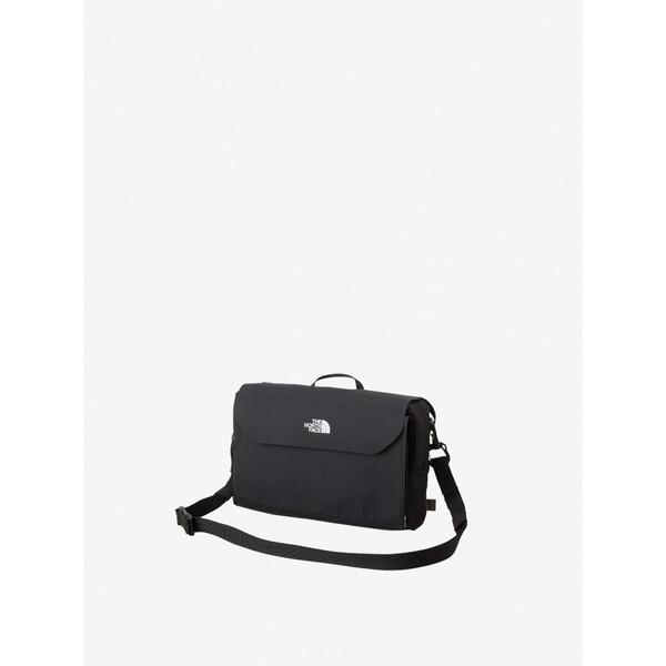 素材に採用した100デニールのリサイクルチェスナイロン全体をコーティングし、シームシーリング処理を施した防水マップケースです。バックパックに直接連結できるほか、ショルダーストラップが付属し、単体使用も可能。メインコンパートメントにはジッパー...