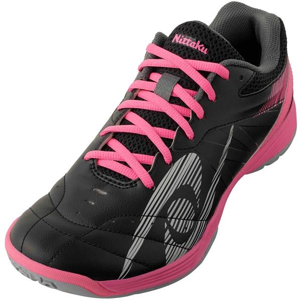 バドミントン界のリーディングカンパニーであるヨネックスとタッグを組み、ニッタクのノウハウを活かした卓球選手のためのシューズを共同開発しました。ヨネックスで数多くのトップ選手が愛用しているモデルをベースに、前後左右の細かいステップが不可欠とな...
