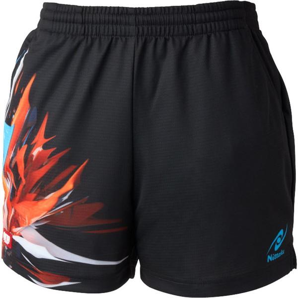 インクが弾け飛ぶグラフィックは、ダイナミックで躍動感あふれるプレーを表現しました。発色性がよく、光沢感のあるブライトドット素材を採用。サラっとした肌触りと伸縮性もあり、着心地抜群です。J130から2XOまで、チームで揃えやすい10サイズ展開...