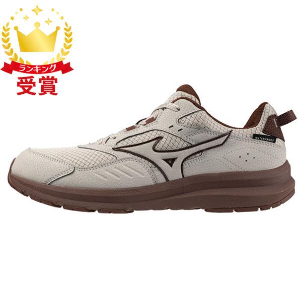 ラクに履けて、普段の歩行を足元からしっかり支えてくれる防水シューズ。<br><br>■しっかり歩きたい方におすすめ。長距離向けウォーキングシューズ■カジュアルシューズ■アッパーの特徴内甲側ファスナー付■1年防水保証&...