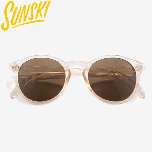 ディプシーは、サンフランシスコのベイエリアのハイキングトレイルから名づけられました。多彩なカラーとあらゆるシーンに対応しやすいクラシックなラウンドシェイプなモデルです。SUNSKIの中で一番人気のモデル、全世界の各世代から支持を受けてます。...