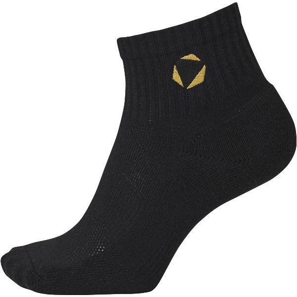 フィット感が欲しい方におすすめのショートソックスです。通常のソックスと比較して、足首の角度をつけることで、レシーブ時の前傾動作にフィットするような設計になっています。◯ソックス綿・ポリエステル・ナイロン・ポリウレタン日本【023020000...