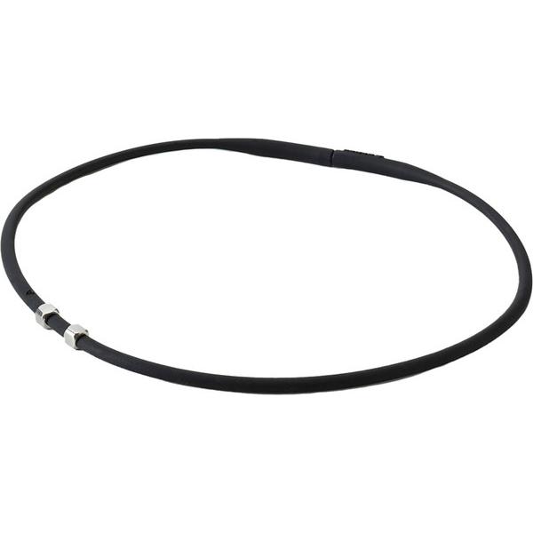 汗や水に強いシリコーン素材。肌にやさしく、スポーツシーンに最適な汗・水に強いシリコーン素材を採用。キューブ型のパーツを2つ配置しシンプルなデザインにアクセントをプラス。◯グッズ その他本体/シリコーン・ポリアセタール、トップパーツ/ステンレ...