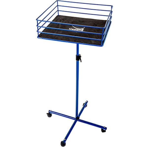 練習時の球出しをするときなどに使用するスタンドボックス。反発吸収スポンジを使用しているため、ボールの跳ね返りを防ぎます。また、傾斜が付いているのでボールを集めるのも便利です。◯アクセサリー本体重量：約4Kgサイズ：（カゴ）39×39×11c...