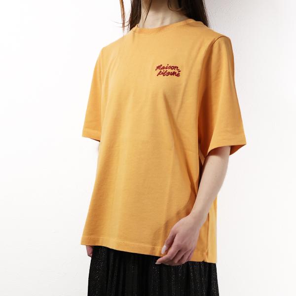 【 Maison Kitsune メゾンキツネ Handwriting Comfort T-Shirts Tシャツ MW00126KJ0119 】胸に手書き風の「Maison Kitsune」刺繍が施された、半袖ジャージーTシャツ。リブ仕上...