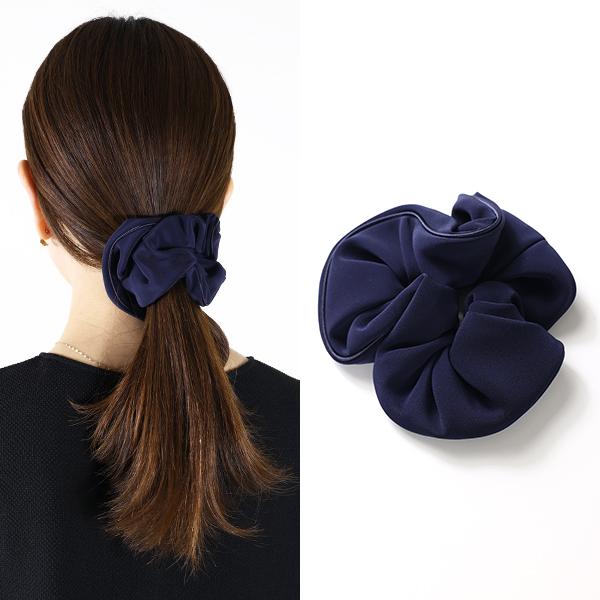 Alexandre de Paris アレクサンドルドゥパリ シュシュ LE SATIN EMMA Scrunchie TCH-20295-GM レディース ヘアゴム サテン ヘアアクセサリー■商品説明同系色の縁取りが印象的なサテンのシュシ...