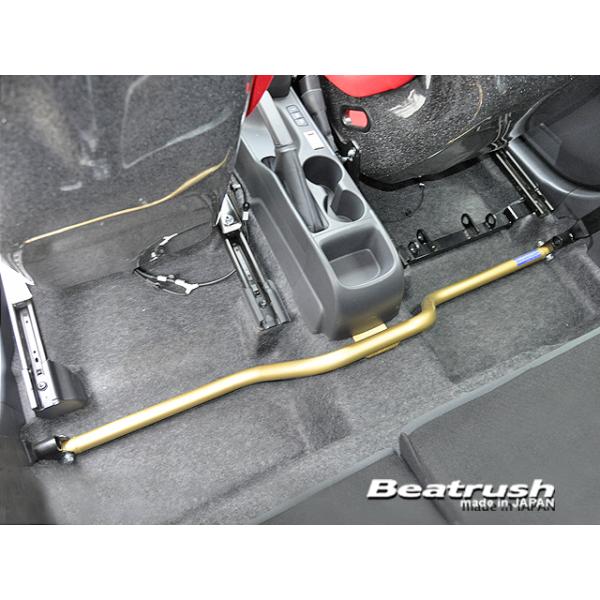 ビートラッシュ・フロアーパフォーマンスバーは左右のＢピラー下部（シートベルト固定ボルト）とフロアーセンター部をφ32mmアルミシャフトで横一線に接合し、GRヤリスのシャシィ・ボディ剛性を高めます。　●適合車種：GRヤリス [GXPA16] ...