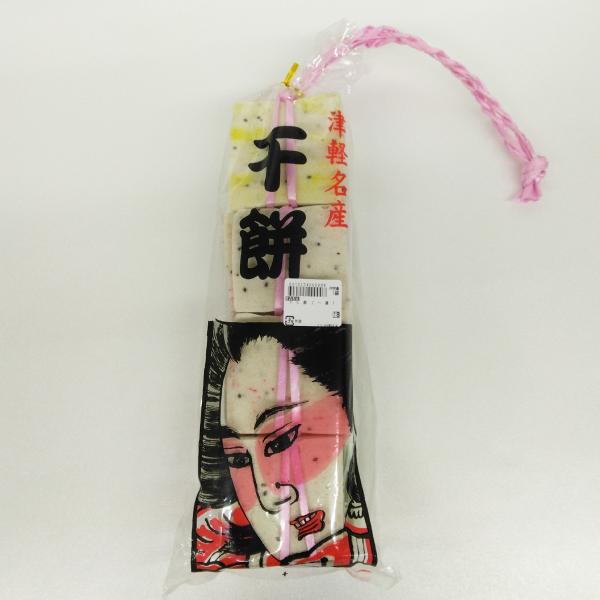 青森県五所川原市の干し餅生産者　兼成健逸さんお手製。昔ながらの紐で吊るし寒風にさらす製法で作られた懐かしく素朴な味わいの干しもちです。食べ方○このまま召し上がる○一口大に割り、油で香ばしく揚げる○オーブントースター、ストーブの上でこんがり焼...