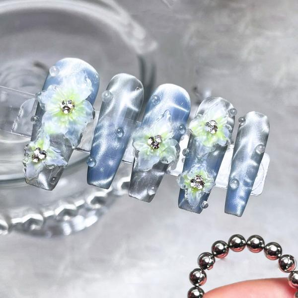 マグネットジェル専用です。ボール状のマグネットつながっています。2個つなげても使用できます。ぐいぐいマグを動かす♪海外輸入品のため、傷等ございます。予めご理解の程お願いいたします。■素　材：マグネット■サイズ：画像参照■原産国：中国広告文責...