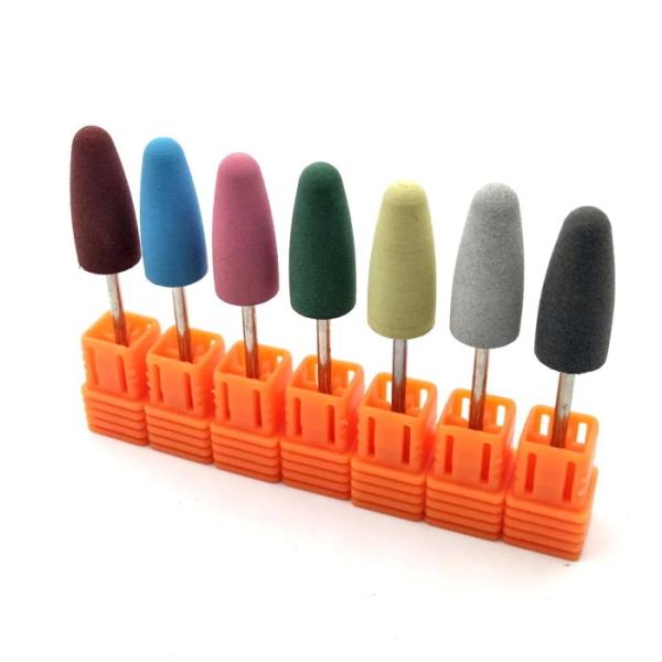 ネイルケアにおすすめのシリコンビットです。研磨から表面の凹凸を整えるシャイナーです。ハンド、フット兼用です。ジェルやスカルプには使用できません。自爪のお手入れにご使用ください。数字が大きいほど柔らかくもろくなります。シリコンのダストが出ます...