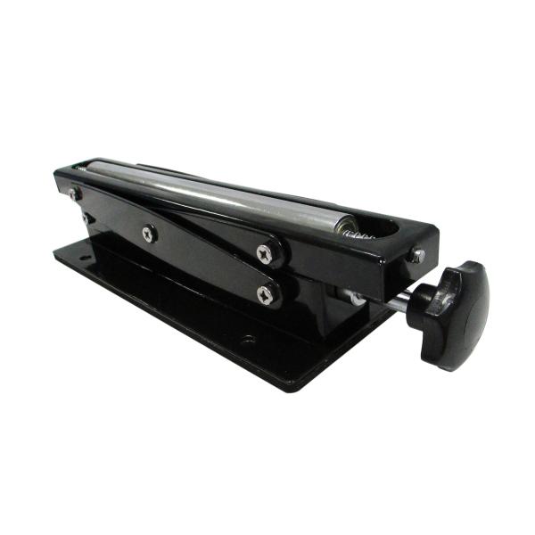 ■長尺物の切断の補助ローラーとしてご使用頂けます。■高さが約65~160mmに調整可能です。[用途]長尺材料の切断の補助ローラーとして[耐荷重]50kg(※保証値ではなく測定値)[高さ調整範囲(約)]65~160mm[製品サイズ]320×1...