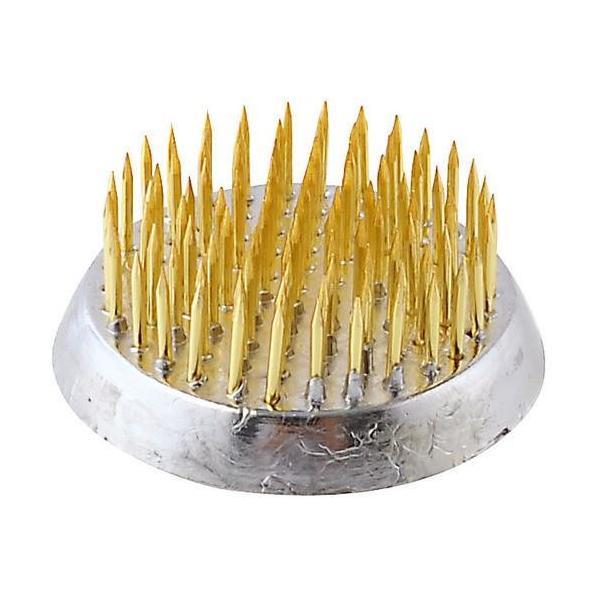 生け花等に生け花に欠かせない定番品鮮やかな輝きの真鍮針を使用■用途：生け花専用■名称：丸　豆大■全体寸法（約）：直径46ｍｍ×高さ18ｍｍ■重量：約120ｇ■針寸法（約）：太さ直径1.2ｍｍ×高さ10ｍｍ■針の本数：91本■生産国：日本■保...