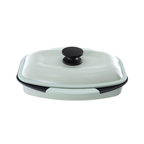 ■仕様・外径:約23×20×高さ8.5cm(ふた含む)・内径:約21.4×15×深さ3cm・材質:スチール・シリコーン樹脂・耐熱温度:250度・耐冷温度:−20度・レシピ:有り・食洗機:可・実容量:0.5L・色:グリーン・表面加工:アルミめ...