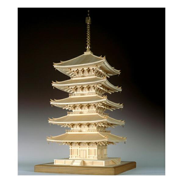 完成寸法 （約）全高　705mm　全幅奥行343mm／製作参考時間 （約）180時間／部品数： 木製部品　105種・3,480点、 レーザー部品　23種・23点、金属部品　13種・35点、総部品点数　3,538点／対応ケースNo： 建築ケー...