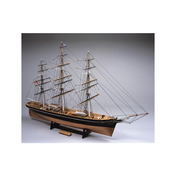 完成品寸法 （約）全長：869mm / 全幅：293mm / 全高：562mm(飾り台含む) 部品構成 木製部品/金属部品/その他 製作参考時間 （約）150時間  特長 船体は組立て易いボックス構造、小物 パーツは最新の3Dメタル加工。組...