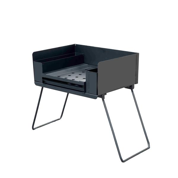 製品サイズ:(高さ)45cm×(横)43cm×(縦)30cm重量:6.2kg大きいお肉はもちろん、焼き魚にも適しています。川釣りや海釣りのお供にもどうぞ。魚が釣れるまでは暖をとるのに利用して、釣れたら即焼き始めるなんて使い方も。ボックス構造...