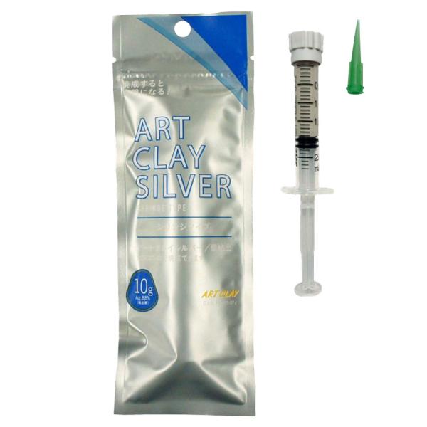 粘土タイプに一定量の水を加えて練りこみ、注射器につめたものです。　細かくデリケートな模様表現や、透かしの中空作品に最適です。