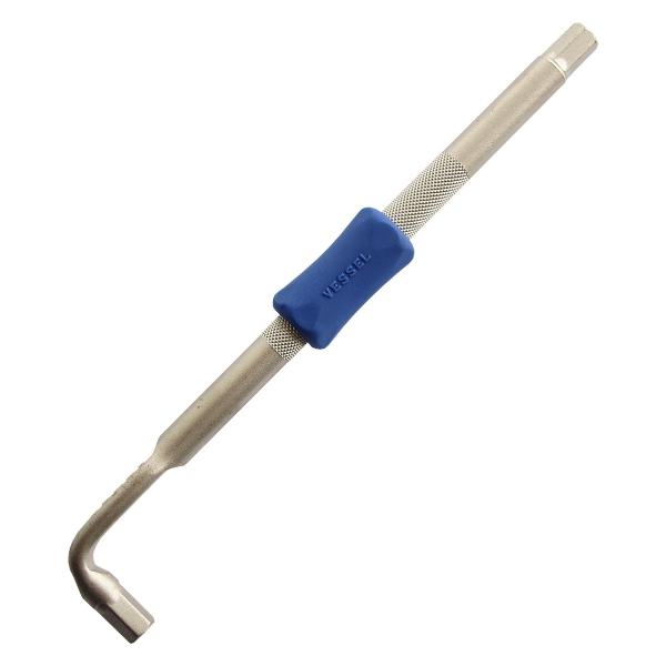 用途:狭い部分のネジ締めの際に全長:105mm対辺:H5.0mm両頭マグネット入り製品サイズ(mm)縦×横×高さ:105×21×11製品重量(g)24狭い箇所に適した短軸仕様です。L型のコーナーをフラットにすることで極限の短軸曲げを実現しま...