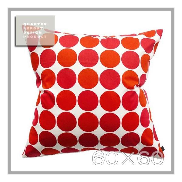 白地に微妙に色が異なるシャンブレードットが並ぶ、大胆な北欧風でありながら飽きのこないデザインのチャルカはQUARTER REPORTのロングセラー。タテに20番・ヨコに16番手の糸をしっかりと打ち込んでいるため、しなやかで軽く表面が美しいサ...