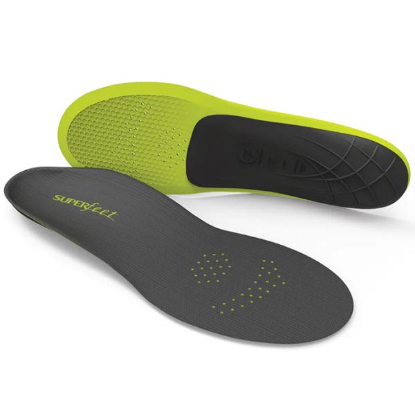 【商品詳細】4.カーボン（アーチの高さ：低、シューズボリューム：小）スーパーフィートカーボンは、スタビライザーキャップに炭素繊維(カーボン)配合の 硬質超軽量素材を採用し、耐久性と薄さ・軽さを向上させた革新的な ハイパフォーマンスモデルです...