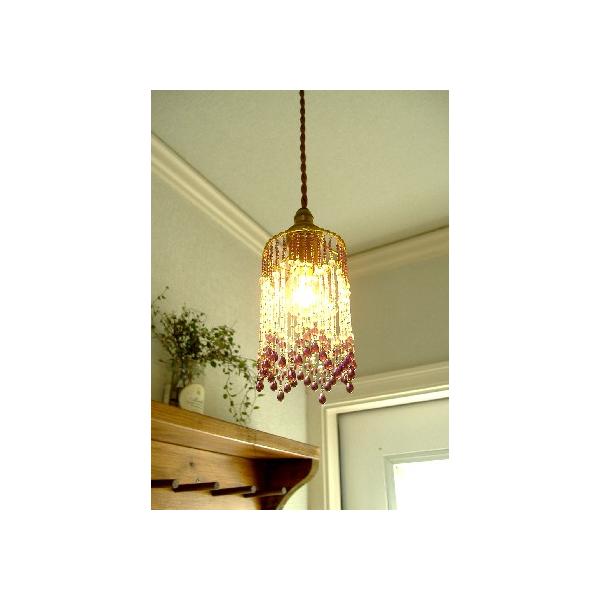 ≪カラードゥプラム≫ LAMPLAMP -Royal Lamp Works-(R)ビーズランプを自分で手作りできるキットです。（ワイヤーで作るタイプ）ソケットコード、電球、ビーズ、金具などの材料がすべて含まれています。（写真は完成品です）ビ...