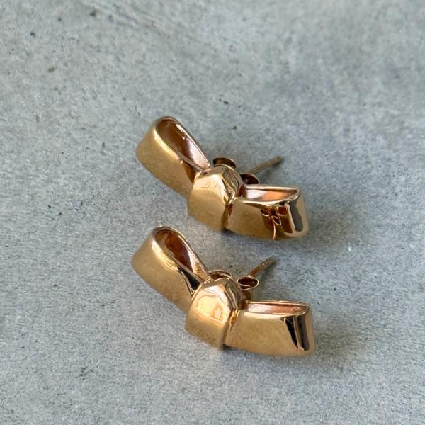 ・素材：14K Gold Plated・サイズ： 2.2cm×0.7cm　・付属品：ポーチ・ANNIKA INEZ　アニカイネズニューヨークを拠点とするアーティスト　ANNIKA INEZは日本でも大ヒットとなった「by boe」のデザイナ...