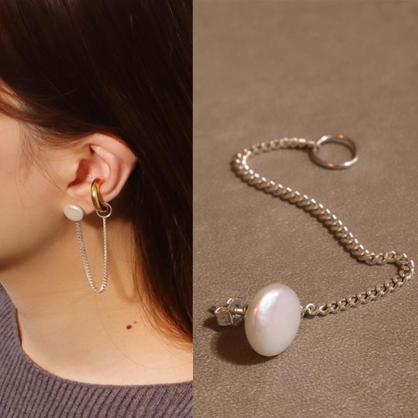 イヤーカフ用アレンジチェーンピアスです。SASKIA DIEZのイヤーカフ（No1, No2イヤーカフ）対応可能。モデル着用のイヤーカフは別売りです。・素材：925 Sterling Silver, Fresh Water Pearl・サイ...