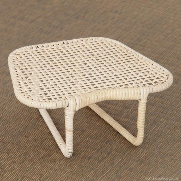 正座椅子 籐の椅子 ラタン コンパクト 和室 R67S膝にかかる負担を軽減し正座やあぐらができるラクラク正座椅子長時間の法要やお稽古事にもぴったりですナチュラル素材しかもシンプルデザインなので、お寺やお茶席でも大好評約600ｇの軽量タイプで...