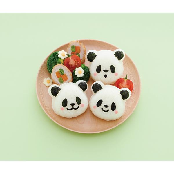 おむすびパンダ(A-76939)かわいいパンダのおにぎり型子供たちに大人気のかわいいパンダのおにぎりが作れるセットです。食材もごはんと海苔があれば作れるのでキャラ弁初心者の方も簡単に作ることが出来ます。おにぎり型は立体型でハンドル付き。アツ...