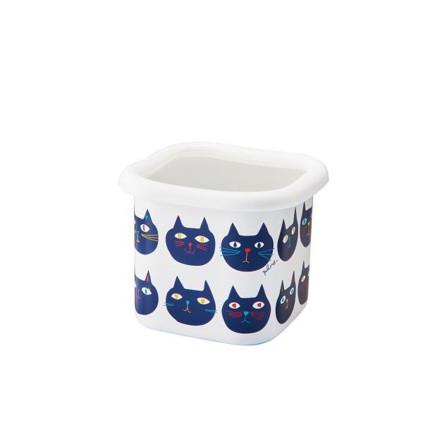 プルーン ホーローキューブストッカー・S あかいちご (PCS-301)３匹のネコ達がモチーフになったシリーズおうちでの生活に彩りと楽しさを添えるplune.（プルーン）のデザイン。それぞれ表情の違った猫達がキュートなミルクパン！ ミミ・コ...