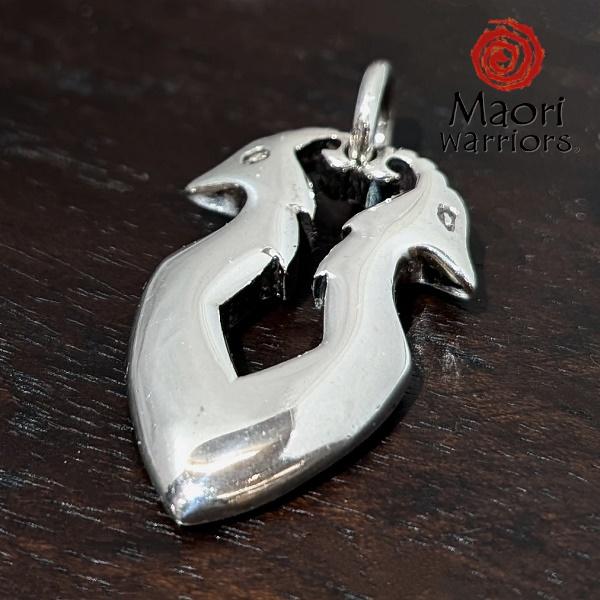 シルバーブランド MAORI WARRIORS MAORIのアクセサリーにはひとつひとつ意味が込められておりこちらのトップは　Rejoin 〜 再会 〜 を表現していますsize: 44×21mm【 Maori Warriors  - マオ...