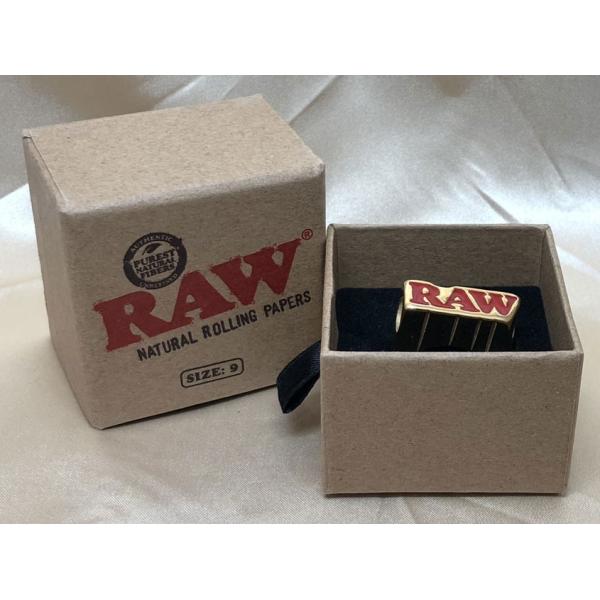 RAW スモーキングリングRAWのロゴ入り24金メッキ仕上げ横の穴にたばこを差し込み、吸い口として使えます。２サイズあります。9号（USサイズ）／19号（日本サイズ）10号（USサイズ）／22号（日本サイズ）