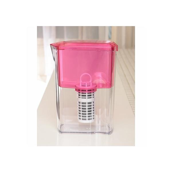 【商品規格】ポット型浄水器 ■材料の種類：入水タンク/AS樹脂　原水タンクフタ/ABS樹脂■カートリッジ/ポリプロピレン■ろ材の種類：活性炭・不織布・セラミック■容量1L■ろ過流量：0.2L/毎分 ■ろ材交換時期の目安：1日2L使用の場合約...