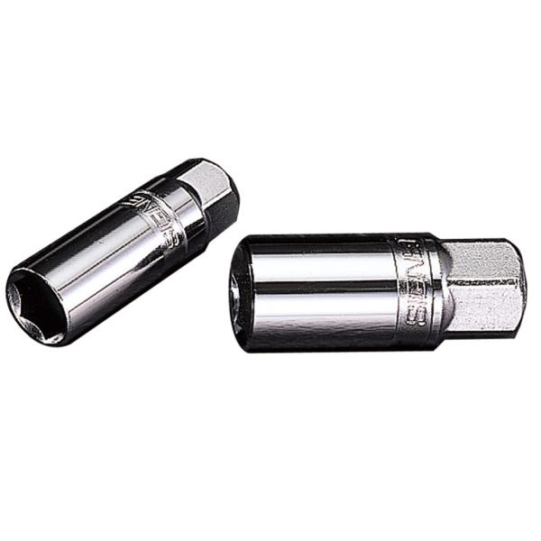 ●ミラー仕上げのメッキが美しいプラグ専用のソケット。●ゴム式。