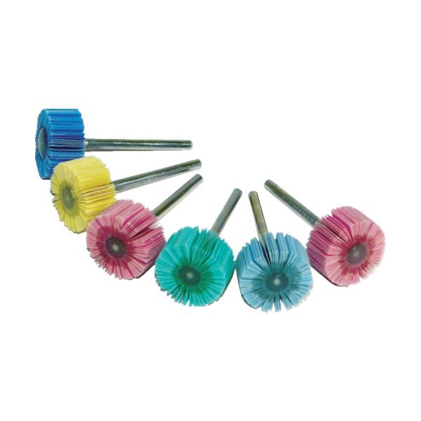 【特長】●極微細網目基布を使った、柔軟性サンドペーパーで製作したフラップです。●均一な加工ができ、しかも目づまりが少なく長寿命です。【用途】●微細なバリ取りや小さなキズ取りなど、精密な作業に。●ストレートグラインダー用。