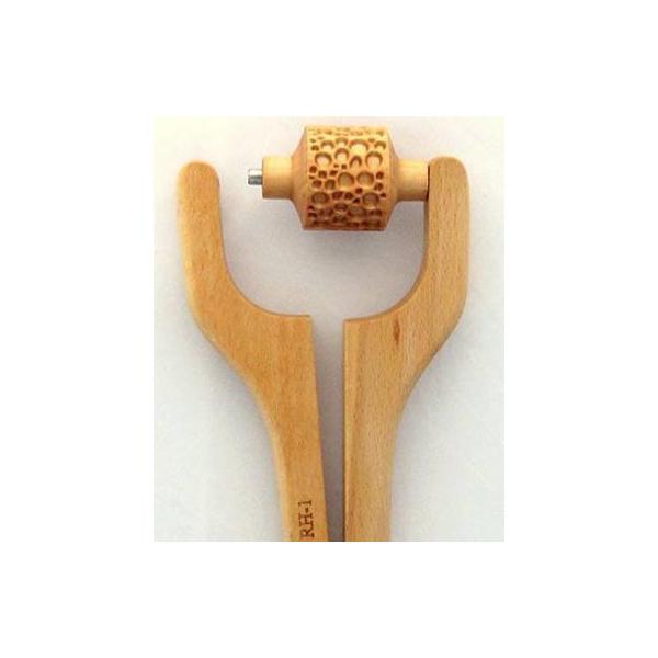 RH-1　 ローラーハンドル■ローラーに使用する木製ハンドルRH-1です。■MRS・ MRLにはご使用いただけません。RH-2をご使用ください。■ローラーを簡単に装着、取り外しができます。■ローラは別売です。ハンドルのみの価格です。■ローラ...