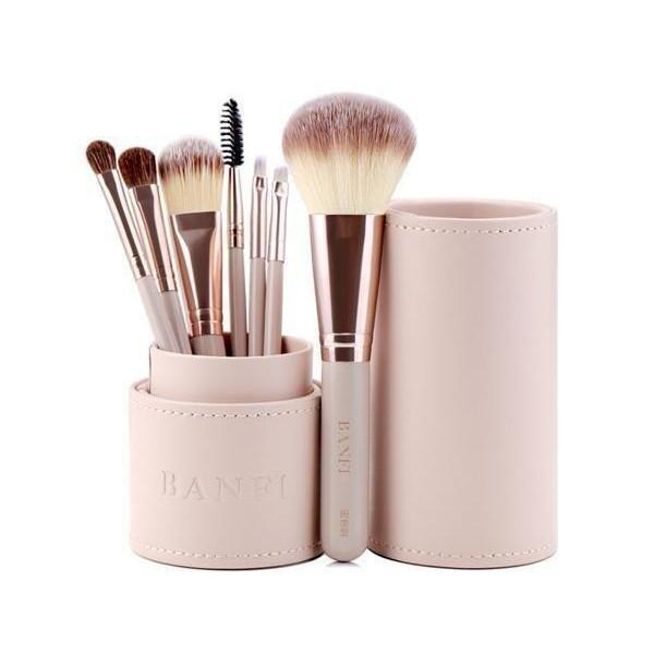 【商品説明】パウダーブラシ/リキッドファンデーションブラシ/アイシャドウブラシ大/アイシャドウブラシ小/リップブラシ/アイブロウブラシ/スクリューブラシの豪華7点セット!!高級感溢れるスタンド型レザーケース。日常のメイクの時だけではなく、旅...