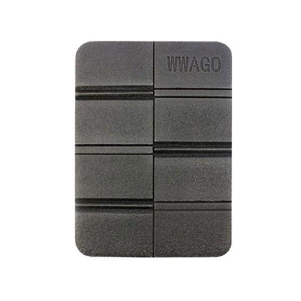 【商品説明】ピクニック・スポーツ観戦・お花見・海水浴など、アウトドアに大活躍！固いところに敷いてもお尻が痛くならない弾力性と、炎天下の熱や冬の冷気を通さず快適に座れる断熱性に優れています。折りたたんでコンパクトに、携帯に便利なクッションシー...